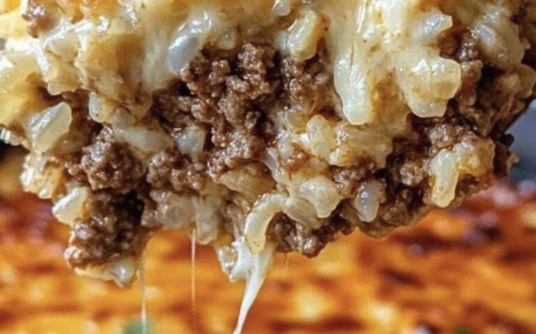 Cheesy Ground Beef and Rice Casserole - Grandm Old Recipes